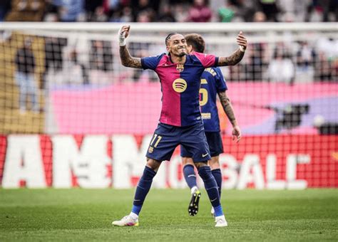 2球1助率队逆转，官方：拉菲尼亚当选4 3塞尔塔全场最佳球员