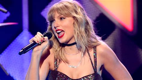 What Taylor Swift Has In Common With Rebekah Harkness