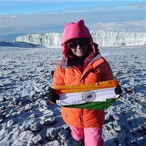 देश की पहली ऐसी महिला Ips अधिकारी जिन्होंने माउंट एवरेस्ट पर भी गाड़ दिए झंडे