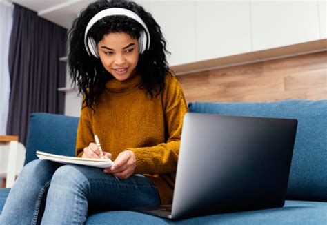 E Learning Management System For Seamless Online Education