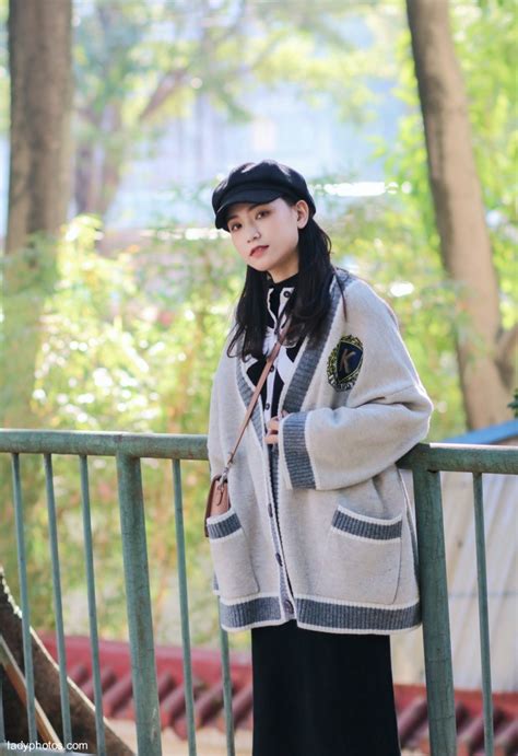 이 여자 는 특별한 기질 이 있는데 청순함 이 겨울 의 따뜻한 태양 같다 레이디사진