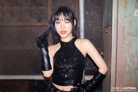 Lightsum Yujeong Elegant Gloves Asian Model Model