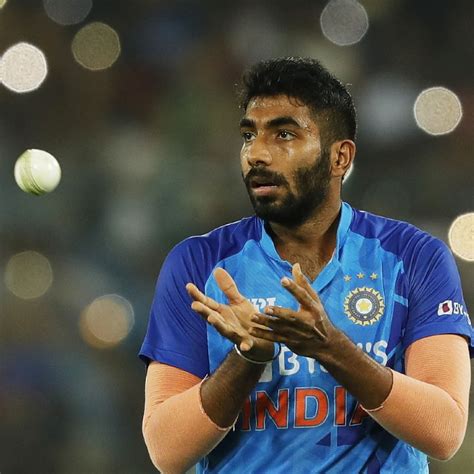 Jasprit Bumrah তিন বছরে তিনবার বুমরার চোটে বারবার বিপাকে পড়েছে ভারত Bengali News Jasprit