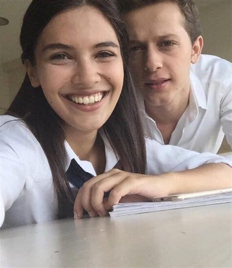 Eylul Serkan Kirgin Cicekler Için 12 Fikir çiçek ünlüler ünlülerin