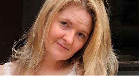 Emmi Sellers Age Net Worth Career And Relationship Status 2026
