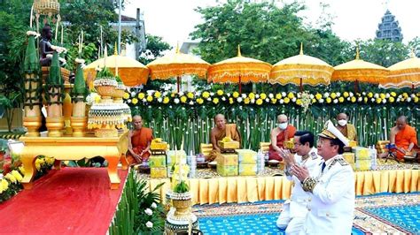 រដ្ឋបាលខេត្តបាត់ដំបង ដឹកនាំកិច្ចថ្វាយកម្រងផ្កា គោរពព្រះវិញ្ញាណក្ខន្ធ គម្រប់ខួប១០ឆ្នាំ