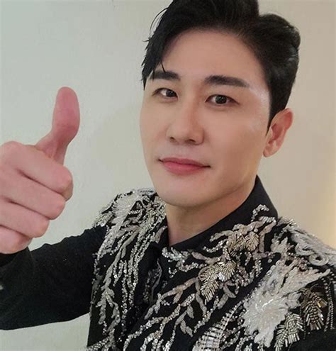 영탁쓰 찐사랑 안동시에 홍삼진액 기부영탁 전국투어 콘서트 성공 기원 전국매일신문 전국의 생생한 뉴스를 ‘한눈에