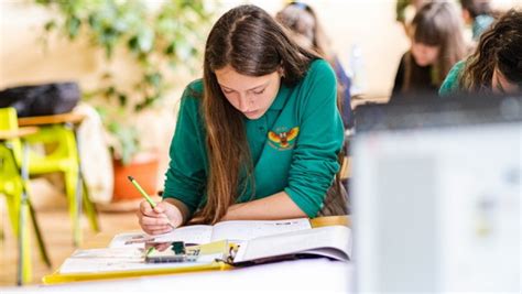 Търсят се проекти на смолянски училища за подобряване мотивацията и уменията за учене на