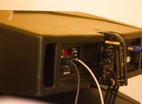 HDL 30 A RCF HDL 30 A Audiofanzine