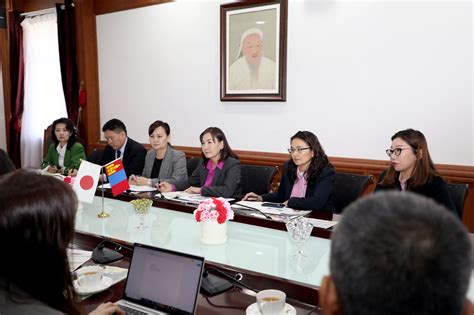 Монгол хүний нийгмийн баталгаа хөдөлмөрлөх эрх ашгийг нэн тэргүүнд тавина