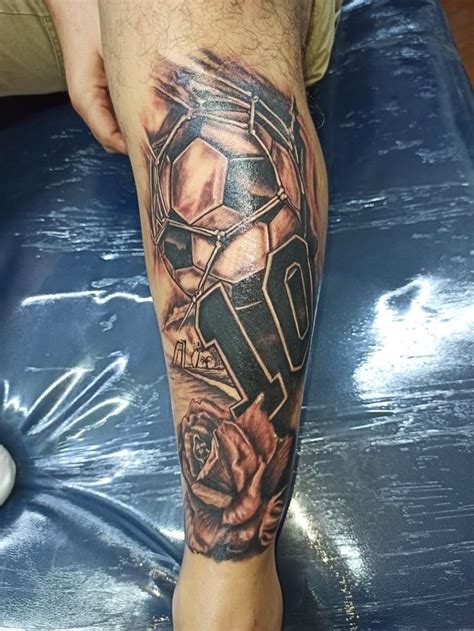 𝒯𝒶𝓉𝓉𝑜𝑜𝓈 Soccer Tattoos Leg Tattoo Men Tattoo Designs Men