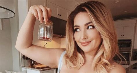 90 Day Fiancé Star Stephanie Matto Made 200000 Selling Her Farts