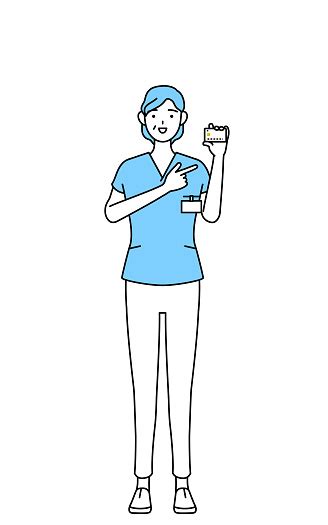 중년 수석 여성 간호사 물리 치료사 작업 치료사 언어 치료사 신용 카드 결제를 권장하는 유니폼을 입은 간호 보조원 Brand