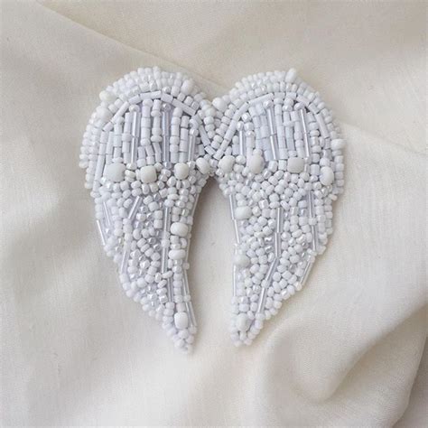 Білим по білому. Крила #крила #брошка #брошь #крылья #брошькрылья # ...