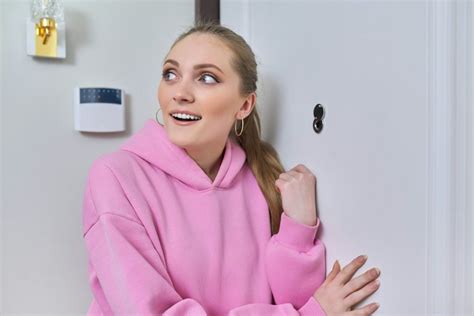 Dørspion Og Montering Af Dørspion Sikring Af Dit Hjem Låsesmed Nordsjælland