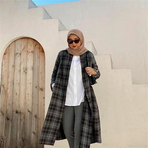 Baju Hitam Putih Cocok Dengan Jilbab Warna Apa Style Warna Hijab Yang Cocok Dengan Baju