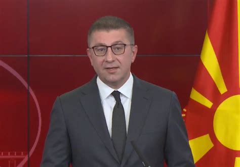 Mickoski Gjuha Dhe Identiteti Maqedonas Po Fshihen Në Mënyrë Talibane Po Aq Keq Edhe Nëse