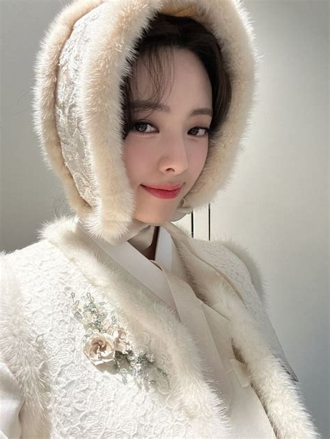 Pin By Felicia On Itzy Itzy My Kind Of Woman Girl Inspiration