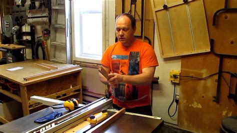 Comment faire une rainure dans le centre d'une planche - YouTube