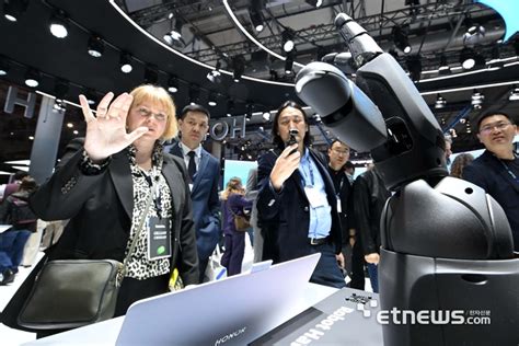 Mwc25 피지컬 Ai의 등장휴머노이드 로봇도 발전 전자신문