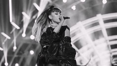 Ariana Grande Tour Bus