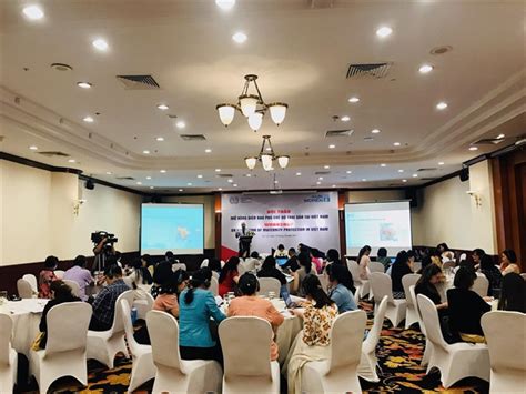 Experts Recommend Expanding Maternity Coverage