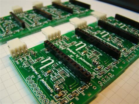 How To Interface 8 LCD Displays And 24 Leds With Only Two Wires Designing Electronics In Spain