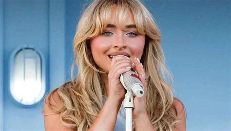 Top 10 Best Sabrina Carpenter Karaoke Songs To Sing