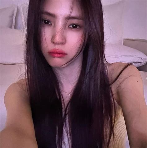 Is It Han So Hee Or Song Hye Kyo Itzy Ryujins Latest Appearance Has Netizens Doing A Double