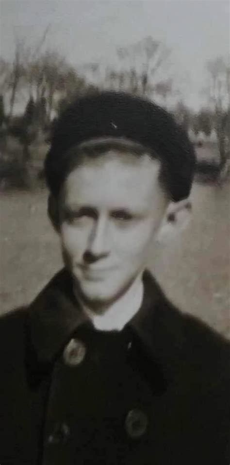 please cleanup and colorize will tip r photoshoprequest