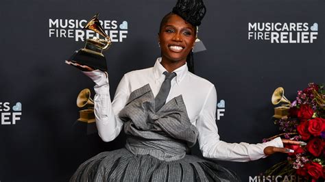 Le Rappeur Lauréat Dun Grammy Award Doechii Nommé 2025 Femme De L