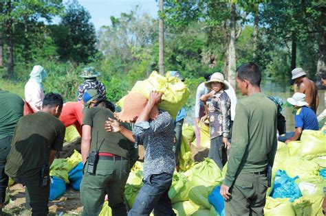 អភិបាលរាជធានី ណែនាំ ឱ្យបន្ថែម កម្លាំង ទប់ទឹក នៅ តាម សណ្តរស្ទឹងព្រែកត្នោត និង តម្រូវ