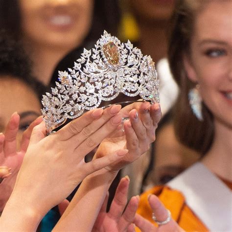 Download Crown Pictures