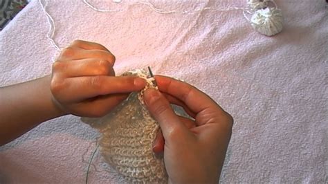 Как связать шапочку чепчик для ребенка от 2 до 6 месяцев Youtube