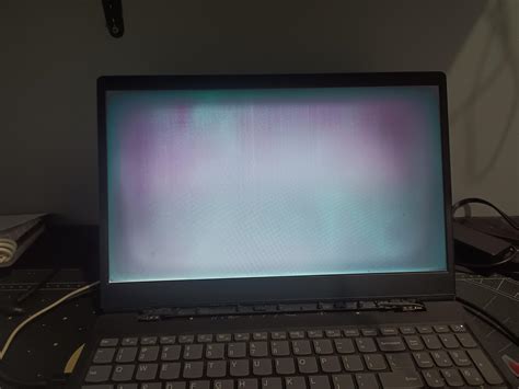 Screen Suddenly Green R Lenovo