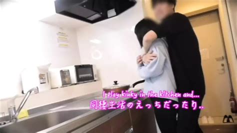 一个生气很大的女友，在一家情趣酒店的泡泡浴中，把男友球袋里的所有都拿出来。【素人】 Xhamster