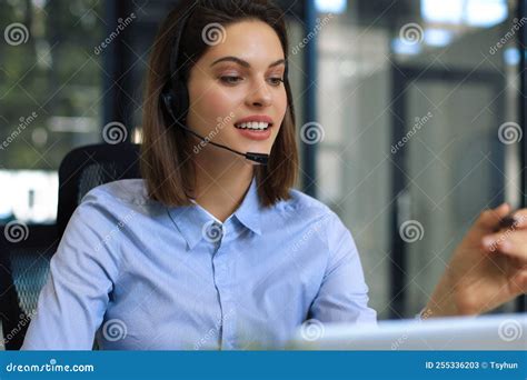 Woman Customer Support Operator With Headset And Smiling Stock Image Image Of Headphones