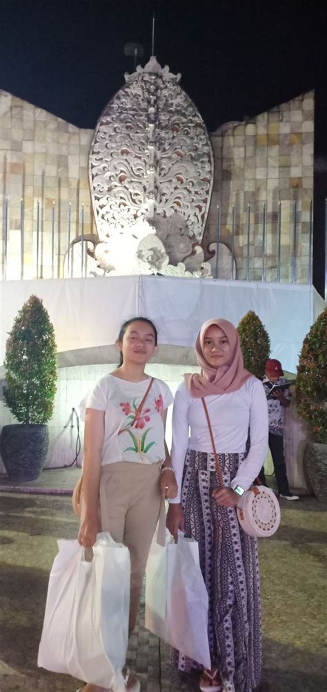 Cewek Paling Cantik Di Bandung Indonesia Perempuan Paling Cantik Di Bandung Indonesia Wanita