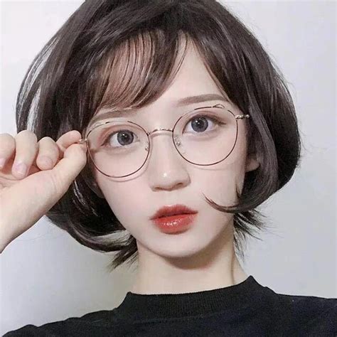 Short Hair Round Glasses