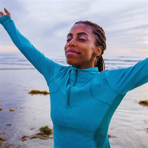 Beautiful Signs You Re A Woman Who Feels Things Super Deeply Yourtango