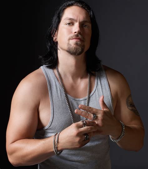 Steve Howey Talks About Shameless And Fitness