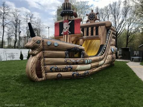 Батут Пиратский корабль в аренду | Inflatable water park, Water slides ...