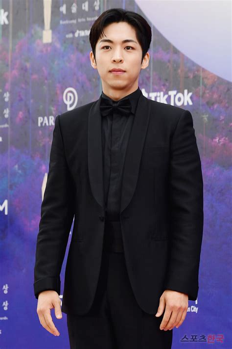 주종혁 올블랙 매력 네이트 뉴스