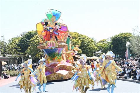 【2023年04月15日 今日は？】：東京ディズニーランドが千葉県浦安市で開園 路地裏のバーのカウンターから見える「偽政者」たちに荒廃させ