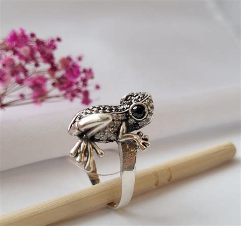 ᐉ Каблучка срібна жіноча Жабка з чорним камінням р 18 5 925 проби 6 30 г 1199 • Краща ціна в