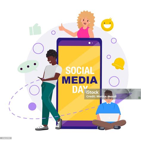 다양한 사용자 대형 스마트폰 다양한 소셜 미디어 요소를 특징으로 하는 소셜 미디어의 날 기념 Brand Name Online Messaging Platform에 대한 스톡