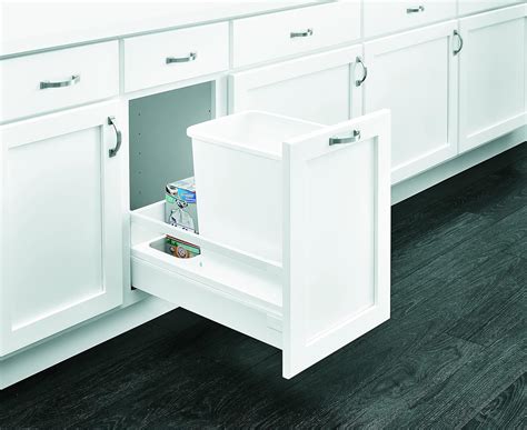 Rev A Shelf TWCSC 15DM 1 Contenedor de basura de madera extraíble de 35 cuartos de galón para