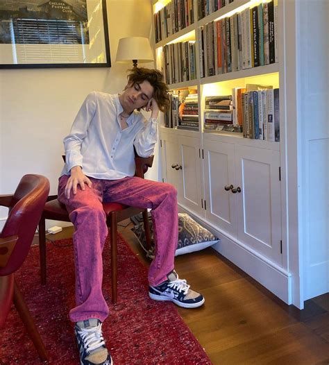 Timothée Chalamet 新戀情曝光，對象竟是 Steve Jobs 的 22 歲女兒！ Art Madame Figaro