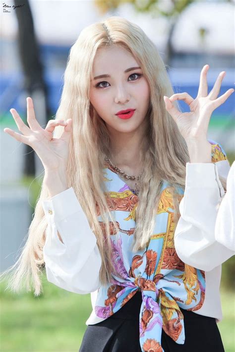 Pin By Lulamulala On Loona Jinsoul Kimono Top Girl Fashion