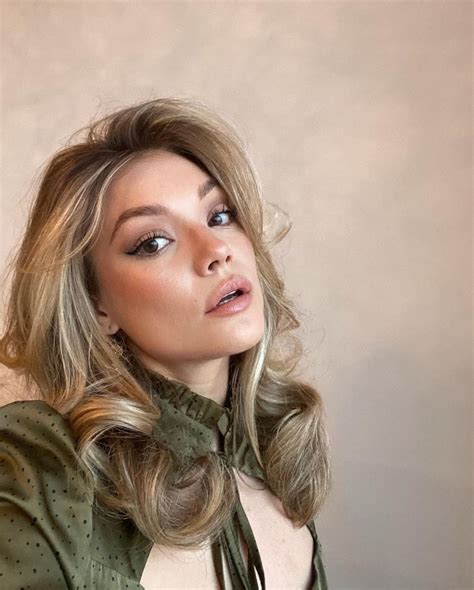 Picture Of Amalia Williamson